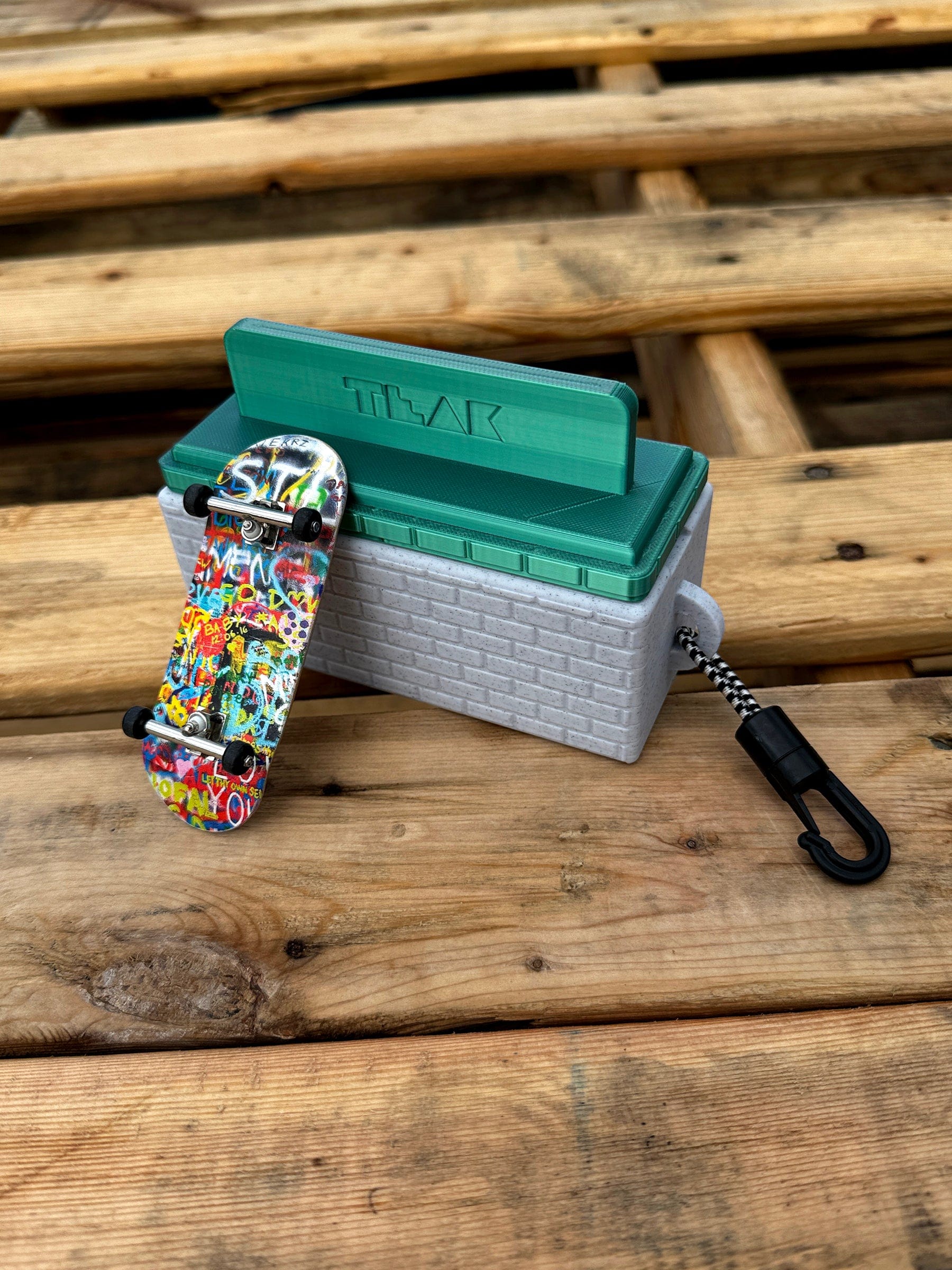 Skate Crate - Mini Loaf Edition - 5.5" Long - Travel Carry Case and Ra ...